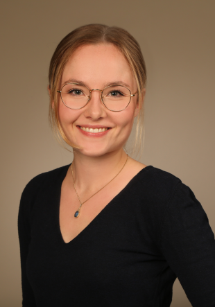 Lara Loebe - Contact (Paderborn University)